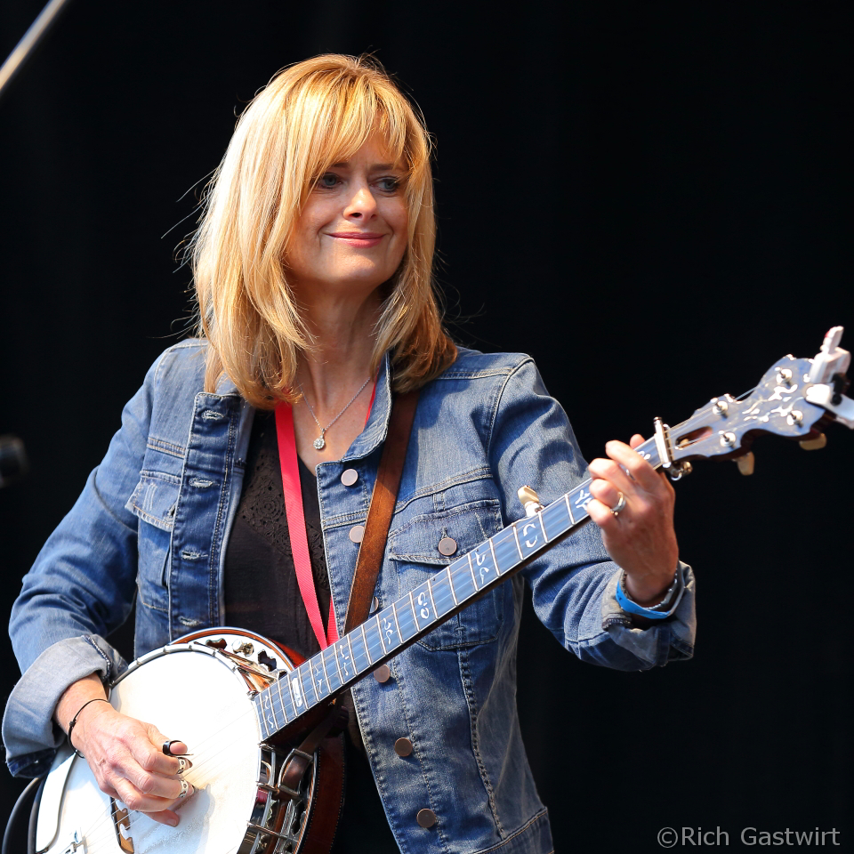 #78 – Alison Brown - The Picky Fingers Banjo Podcast